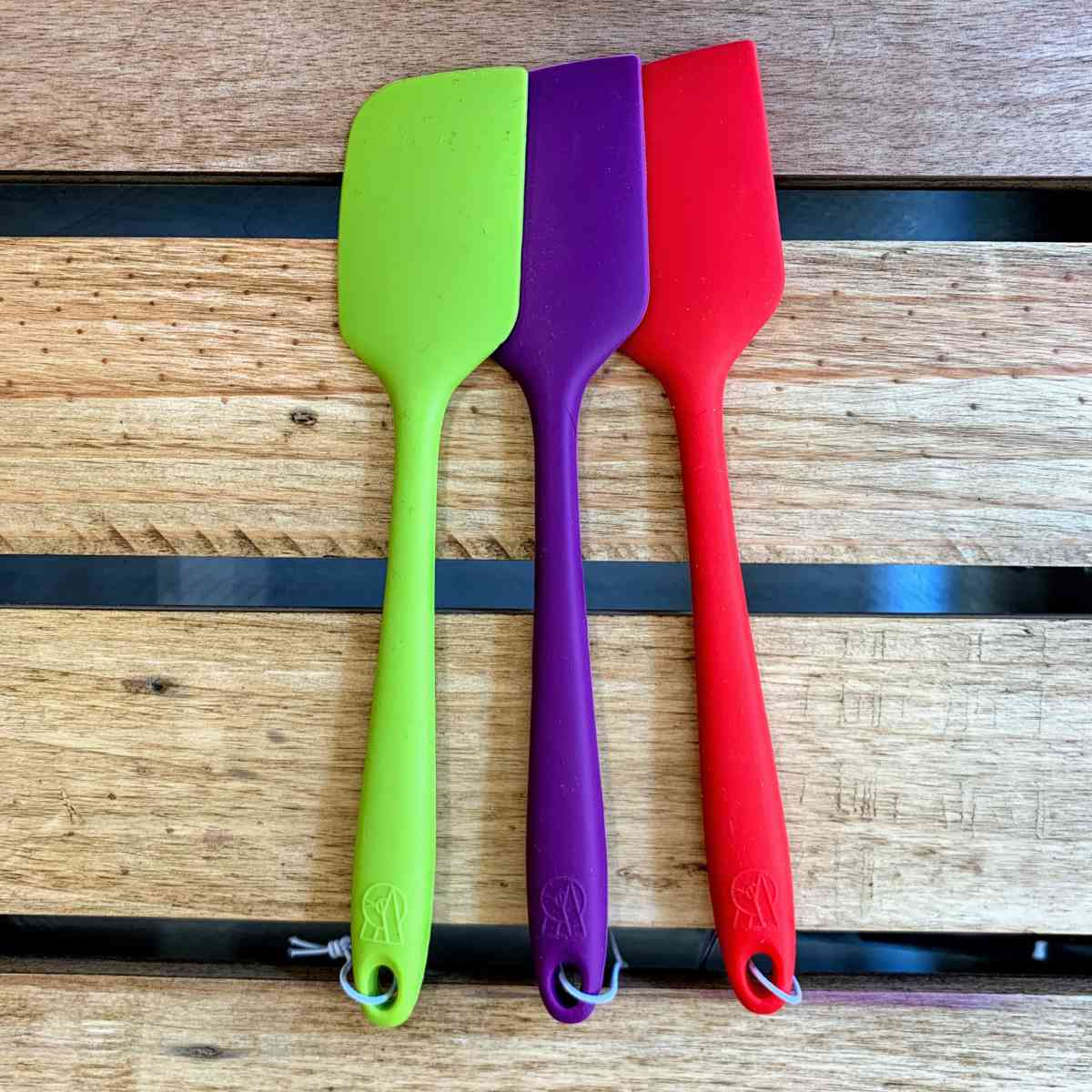 Colourworks Mini Silicone Scraper - Cooking Kneads