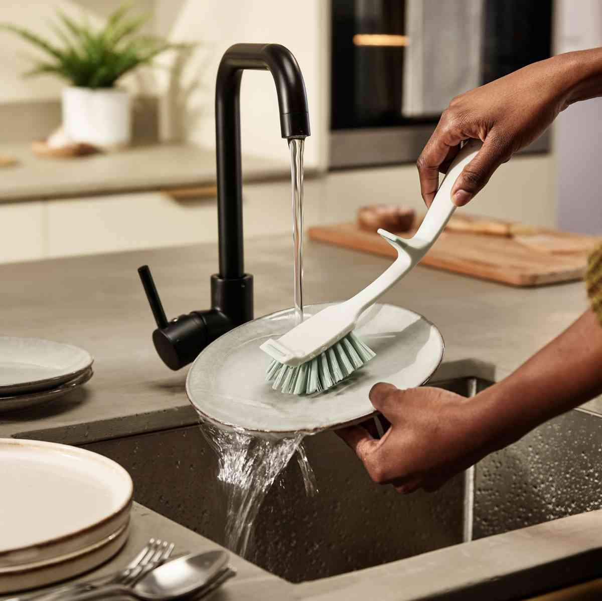 Joseph Joseph Dish Brush - Cooking Kneads