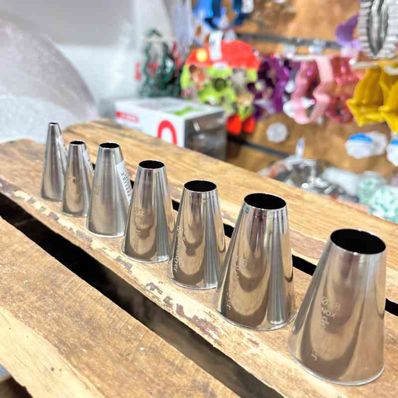 De Buyer Plain Piping Nozzles - Cooking Kneads