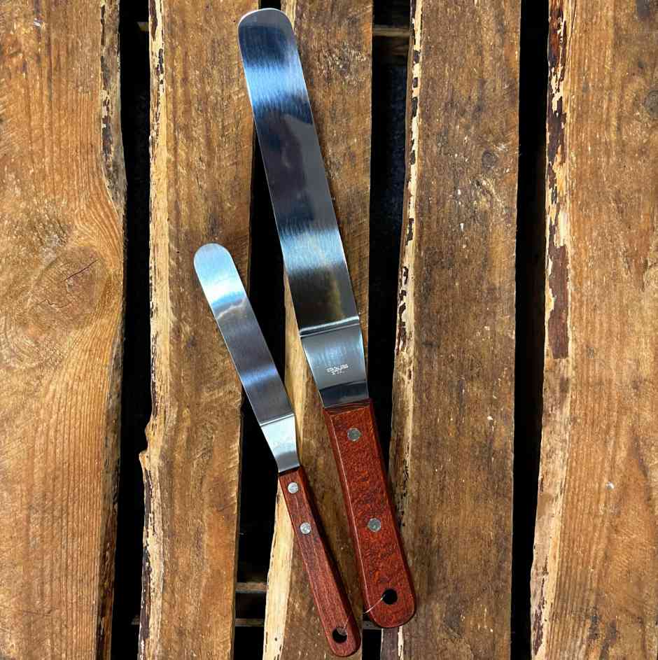 Stainless Steel Angled Icing Spatula – 2 sizes – Cooking Kneads